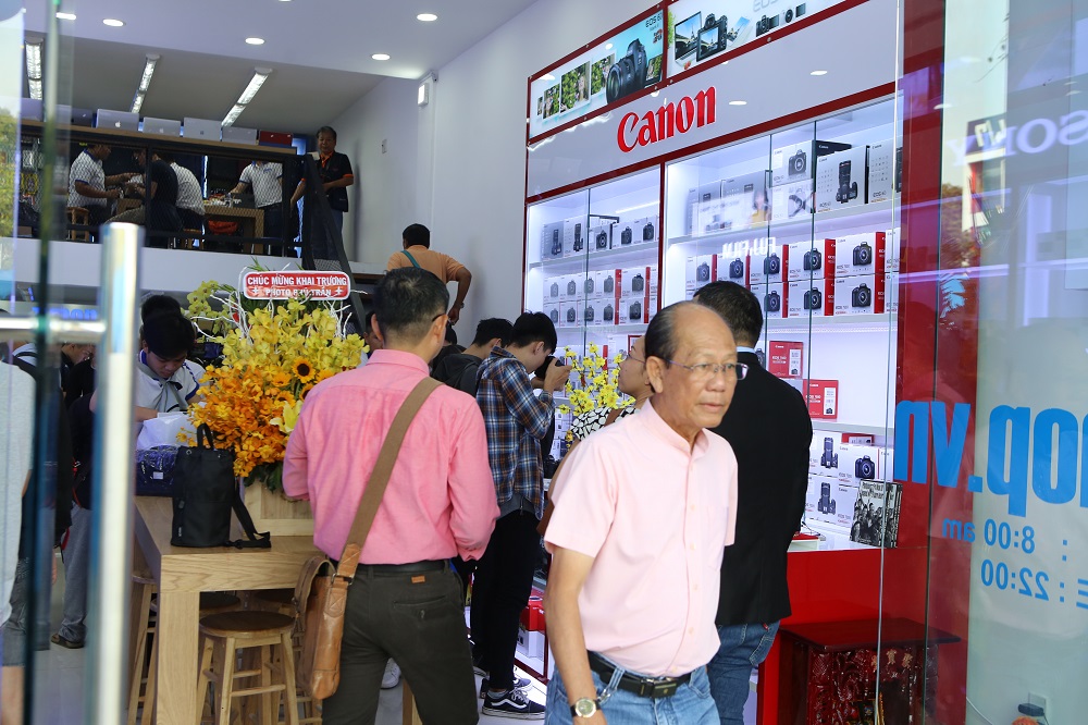 zShop HCM Quận 1 | Siêu thị Máy Ảnh, Macbook, Laptop Chính Hãng