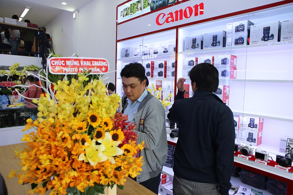 zShop HCM Quận 1 | Siêu thị Máy Ảnh, Macbook, Laptop Chính Hãng